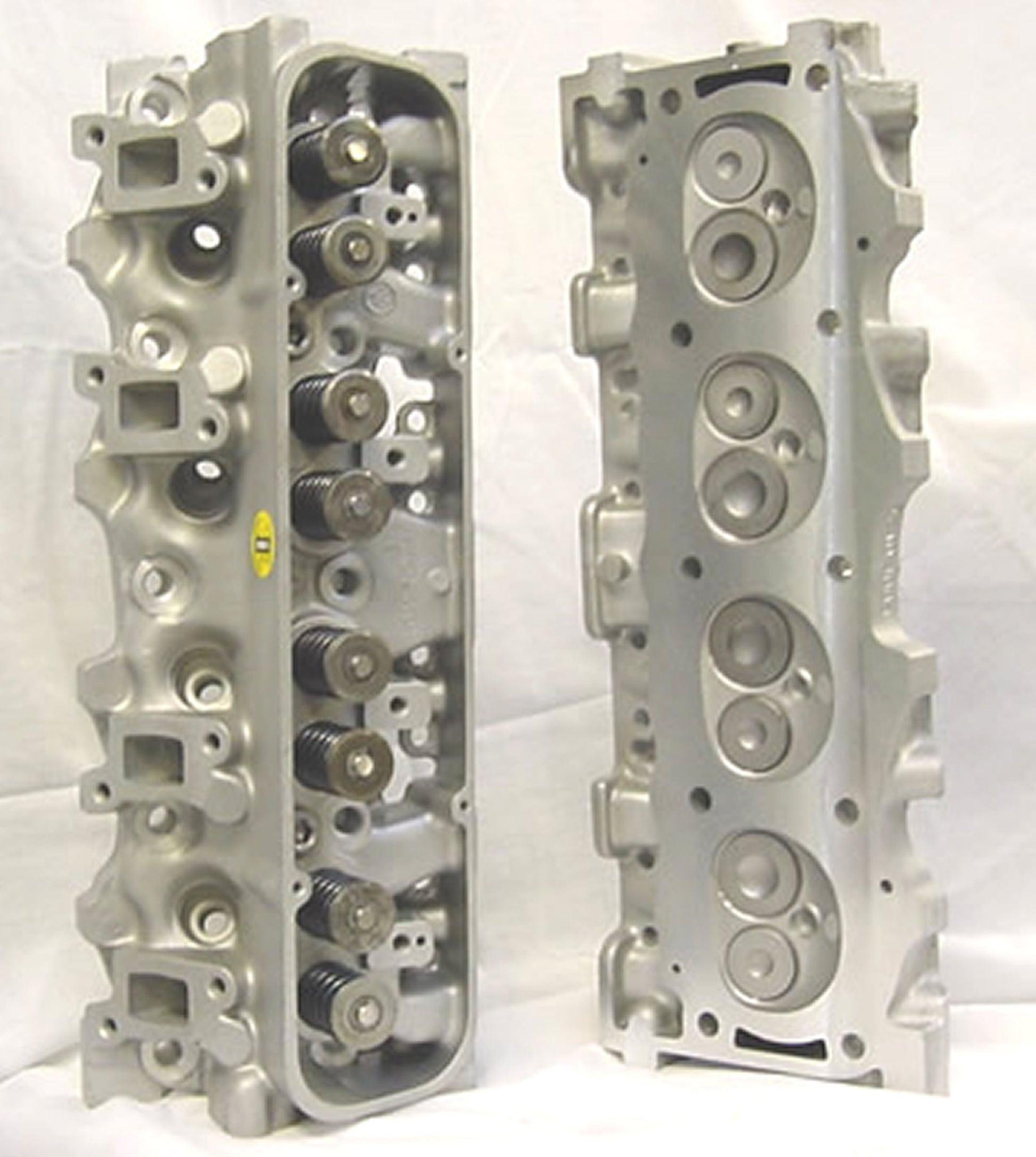 LDF001020 Rover V8 Cylinder Head (Pair) Remanufactured Performance ...